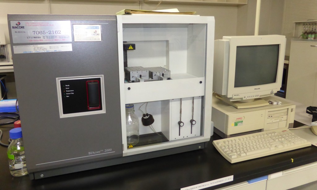 生体分子相互作用解析装置 （光学バイオセンサ） | トランスオミクス解析室 NIBB Trans-Omics Facility